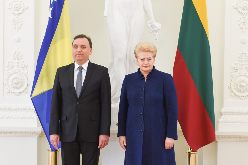 Ambasador Bosne i Hercegovine u Republici Litvaniji Haris Bašić predao ...